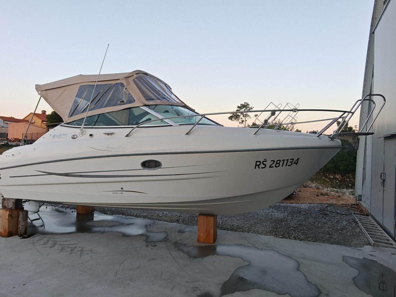 Prodaja Sessa Islamorada 23 – 6,83 m, Volvo Penta 4.3 GXI, novi motor ...
